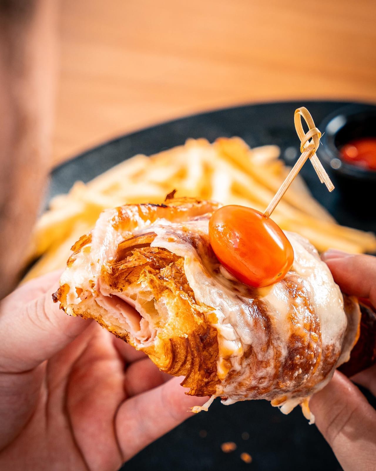 Ham and cheese bechamel croissant — Petit Paris Panamá